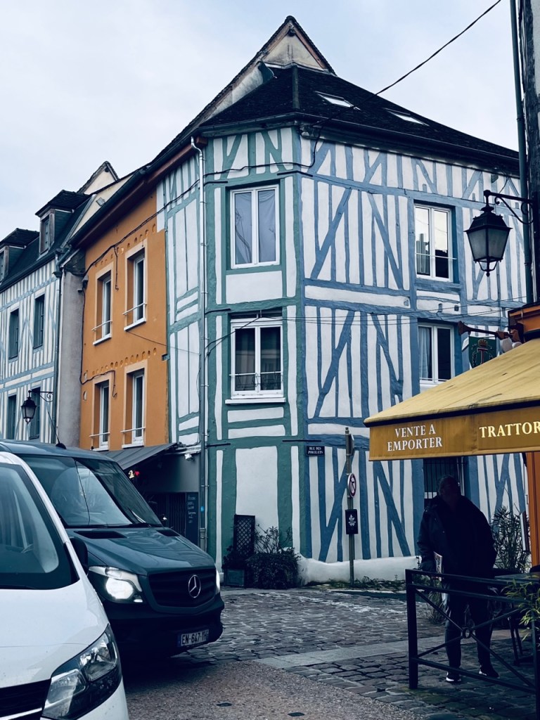 A Quick Guide to Day Tripping in Provins – PlainGeets